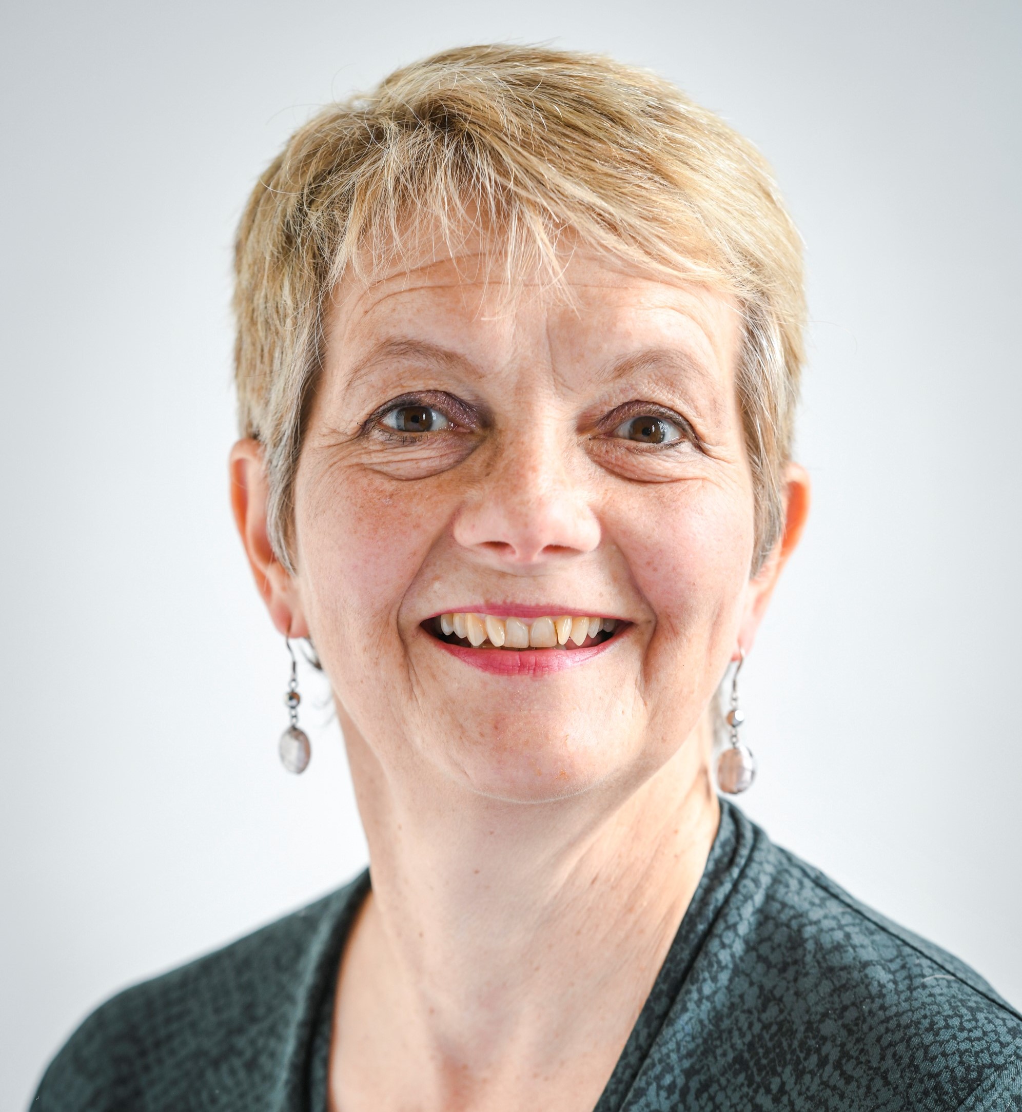 About Jo – Psychology and Finance at Work